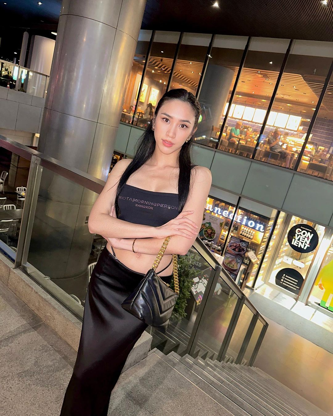 เปรี้ยวไม่หยุด "พลอย รัญดภา" นุ่งสั้นเสมอหู แซ่บสวยหุ่นเซี๊ยะ